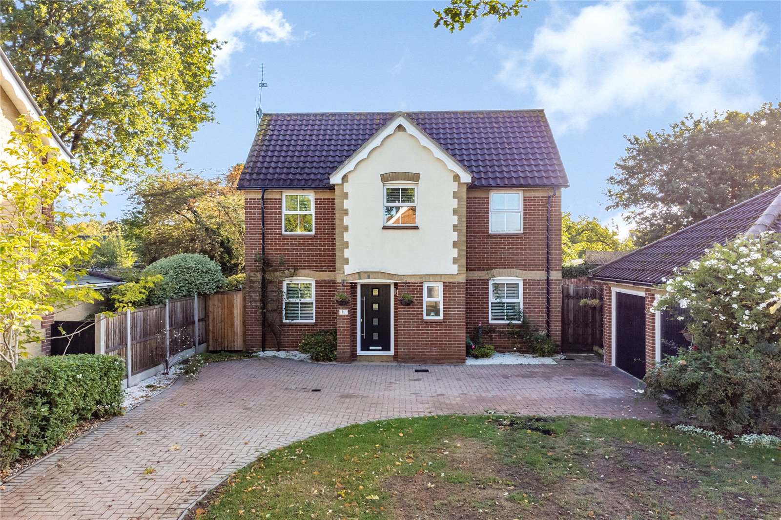 3 bedroom house for sale in Sullivan Way, Langdon Hills, Essex, SS16 ...